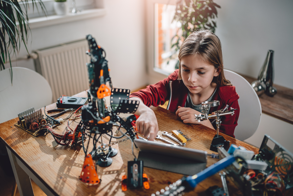 Meet Molly: GE's Push for Women in STEM - Inventionland